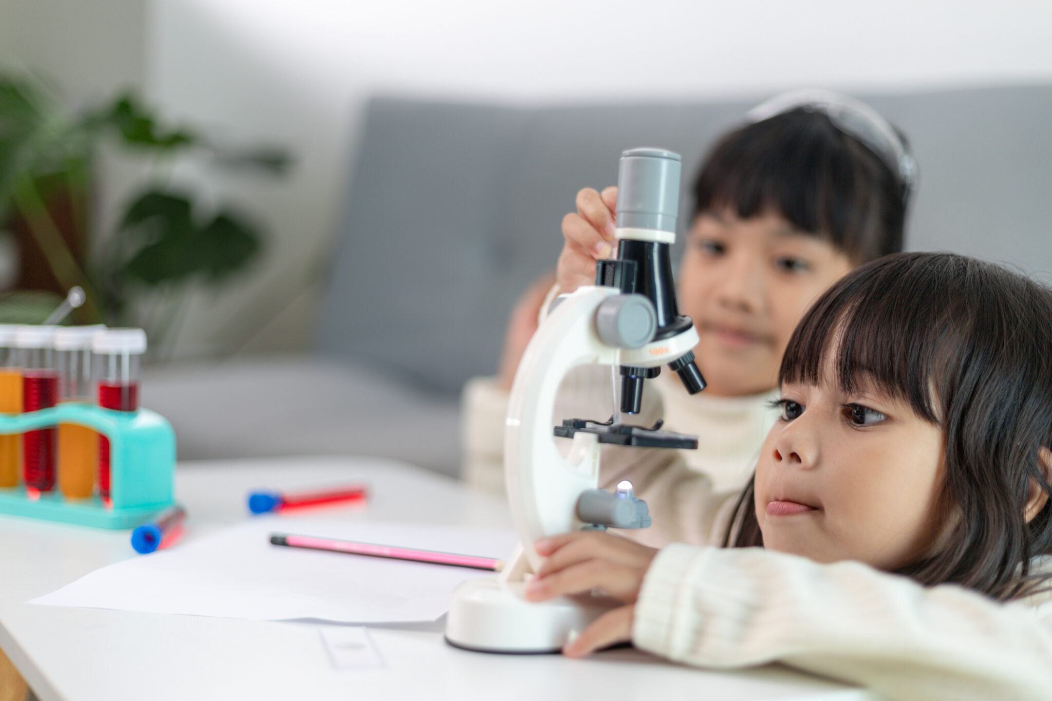 Scientific Experiments for Preschoolers: 15+ Easy STEM Ideas